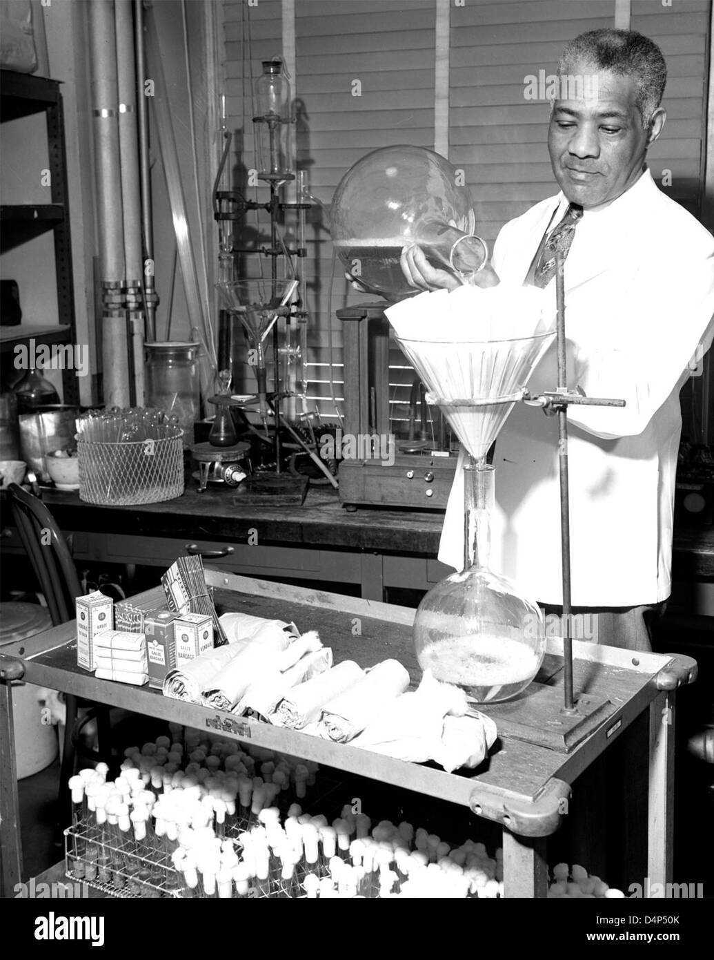 Pharmacist 20th century hi-res stock photography and images - Alamy