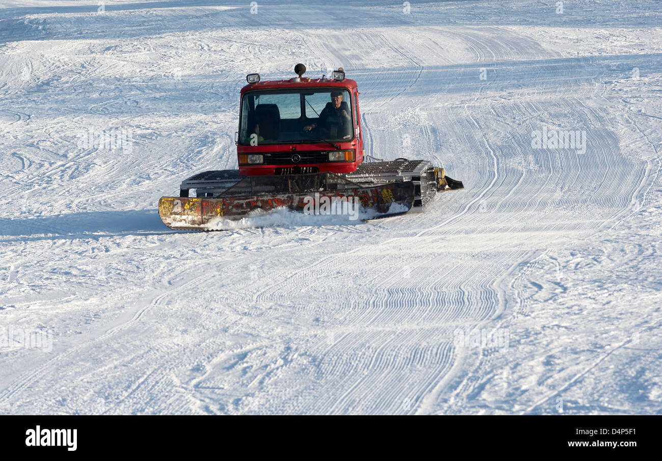 Mogul runs hi-res stock photography and images - Alamy
