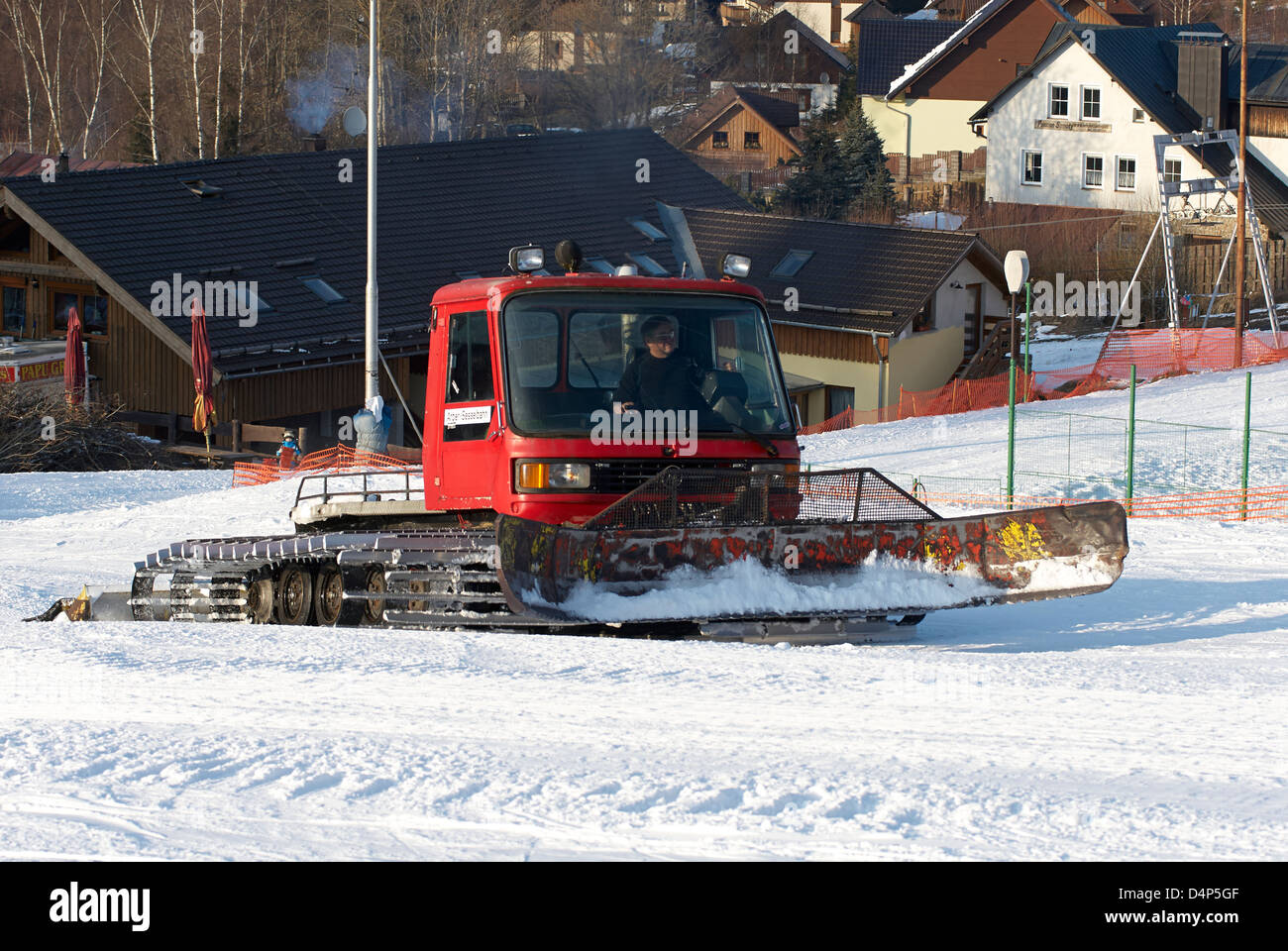 Piste bashing machine hi-res stock photography and images - Alamy
