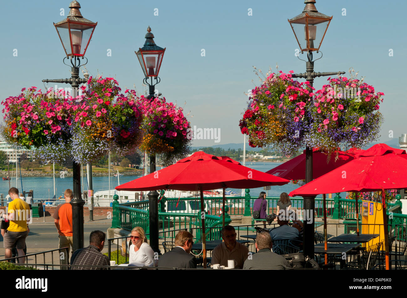 Waterside cafe hi-res stock photography and images - Alamy