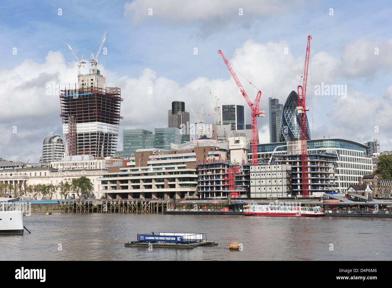 Skyline london construction housing hi-res stock photography and images ...