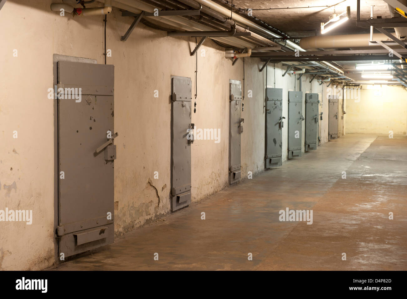 Cell block hi-res stock photography and images - Alamy