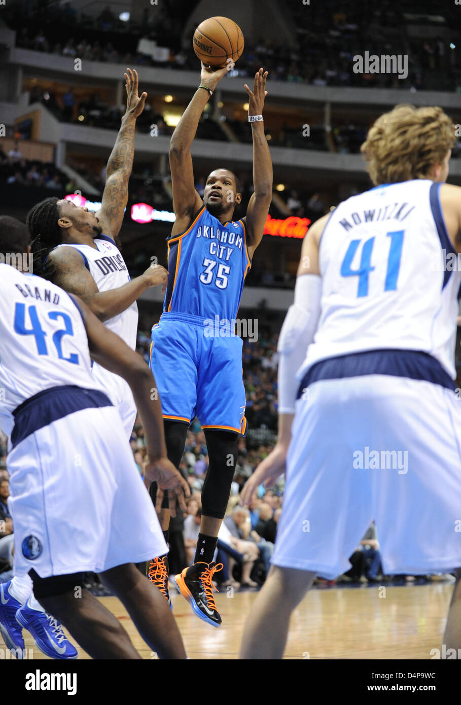 Oklahoma city dallas mavericks hi-res stock photography and images - Alamy