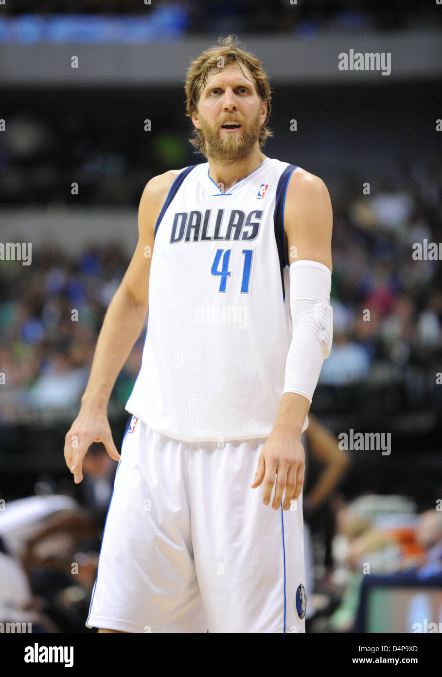 Oklahoma city dallas mavericks hi-res stock photography and images - Alamy