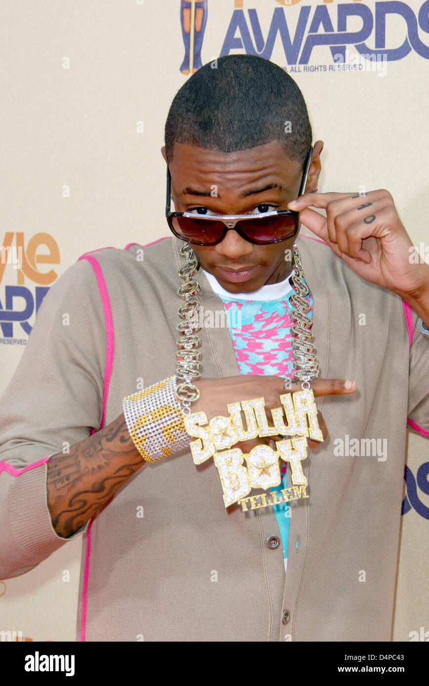 Rapper Soulja Boy arrives at the 2009 MTV Movie Awards at Gibson ...