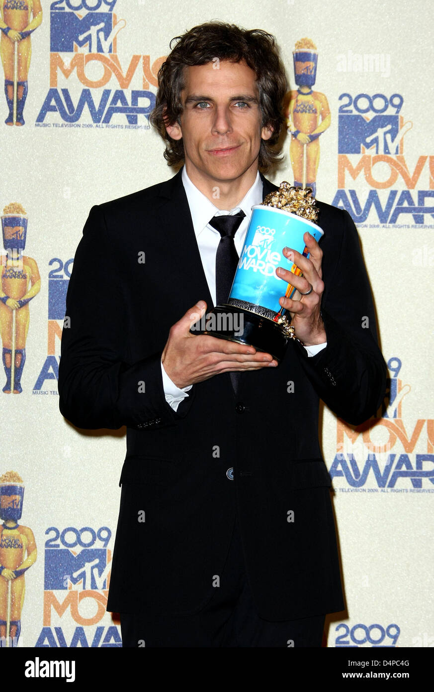 Generation Award winner Ben Stiller poses in the press room at the 2009 ...