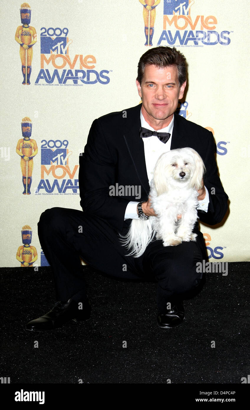 Chris Isaac High Resolution Stock Photography and Images - Alamy