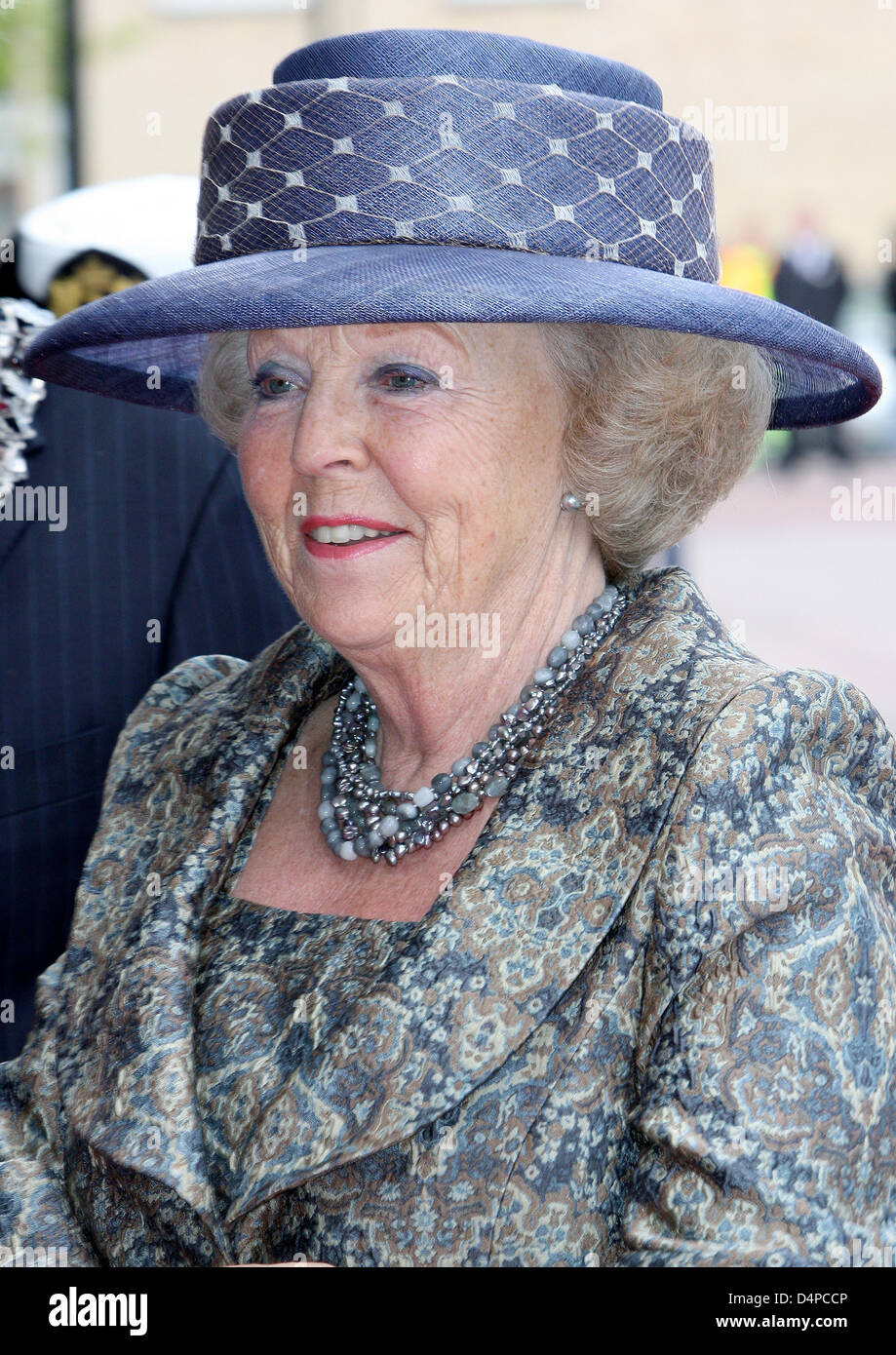 Dutch Queen Beatrix opens the new building of RMPI in Barendrecht near ...