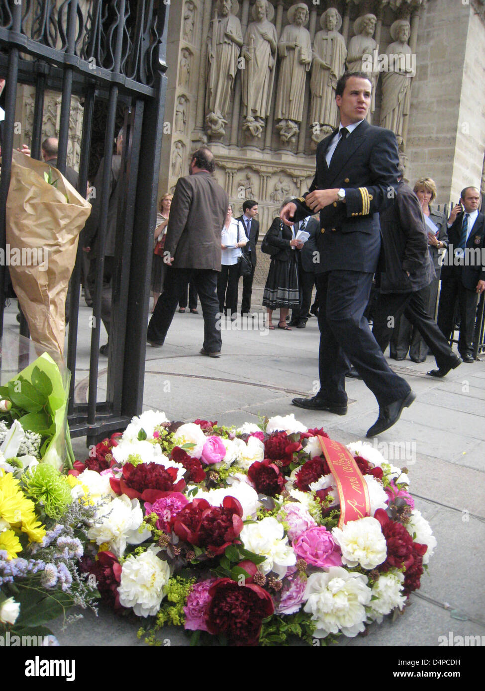 Paris funeral service in hi-res stock photography and images - Alamy