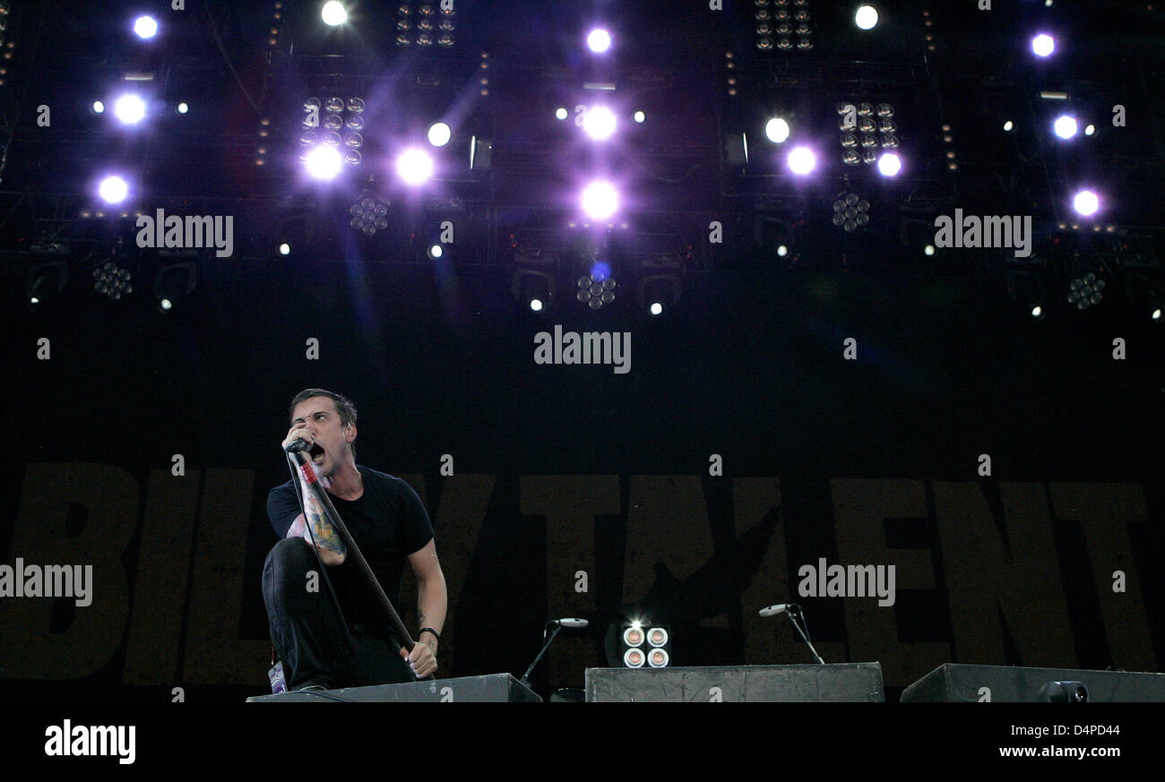 Benjamin Kowalewicz, lead singer of the band ?Billy Talent?, performs ...