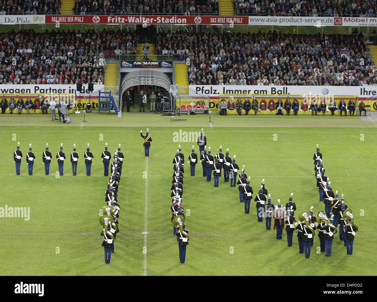 Dutch military band hi-res stock photography and images - Alamy