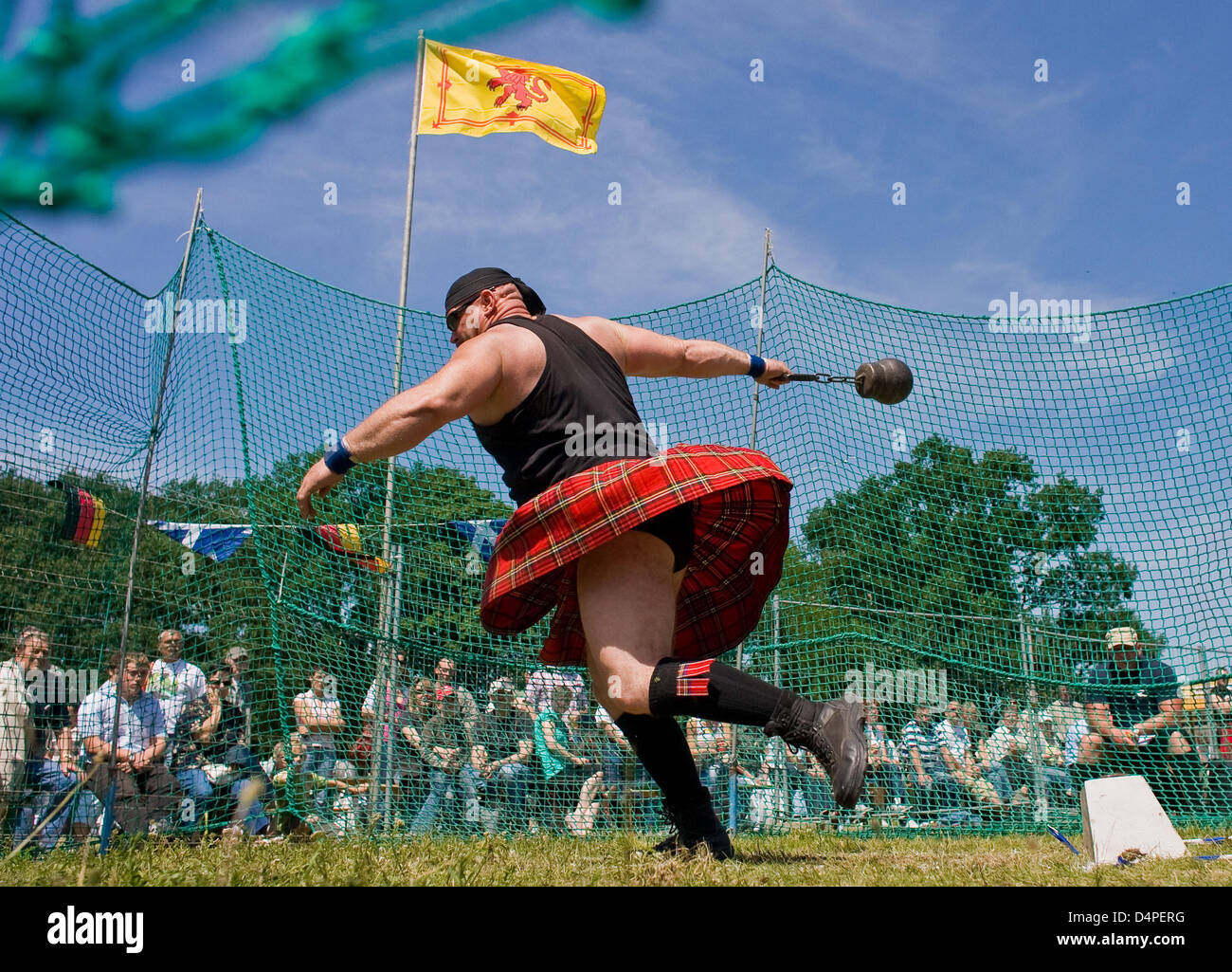 Tossing the hammer hi-res stock photography and images - Alamy