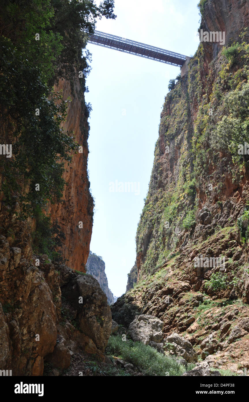 The bridge spanning Aradena canyon on Crete, 09 May 2009. Photo: Frank ...