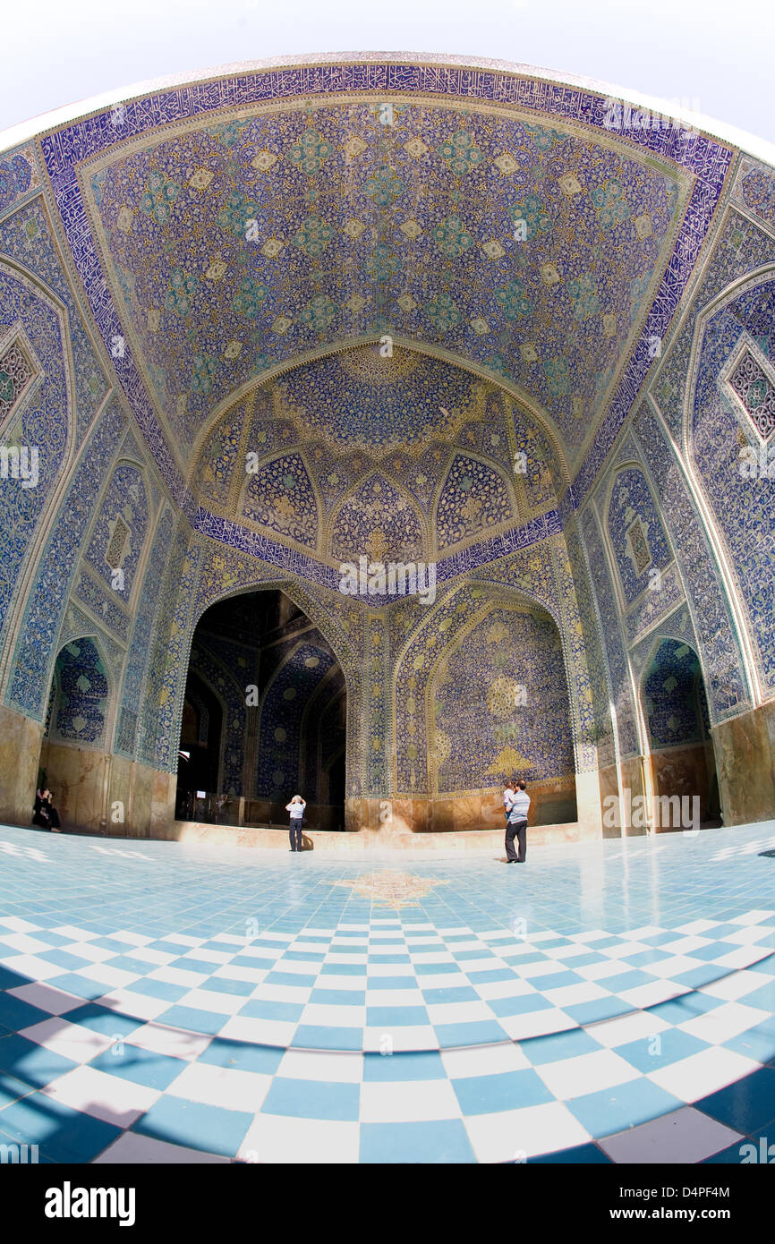 Lutfallah mosque hi-res stock photography and images - Alamy