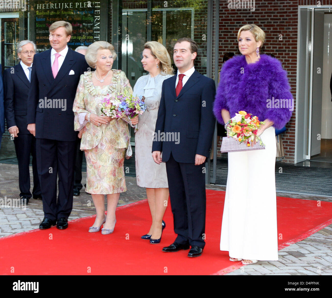 (L-R) Crown Prince Willem-Alexander of the Netherlands, Queen Beatrix ...
