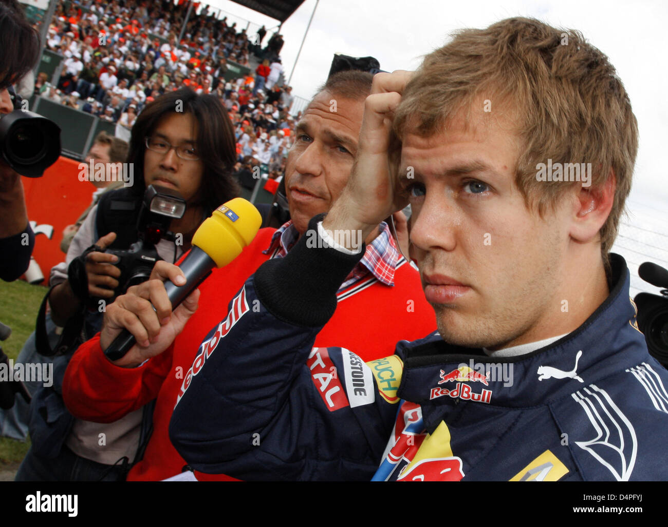 Start grid interview hi-res stock photography and images - Alamy