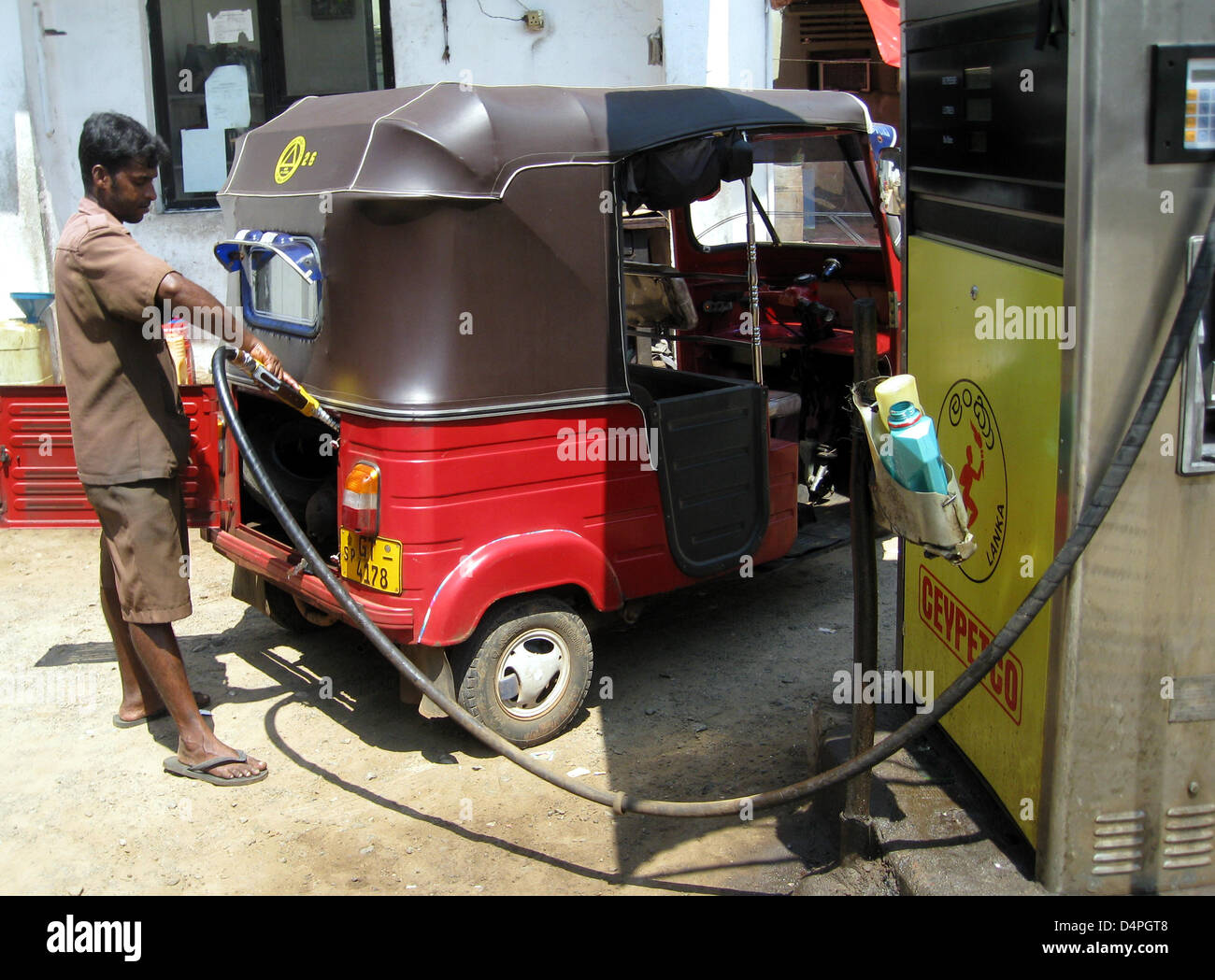 Arts culture entertainment ace culture single rickshaw fuel sri lanka ...