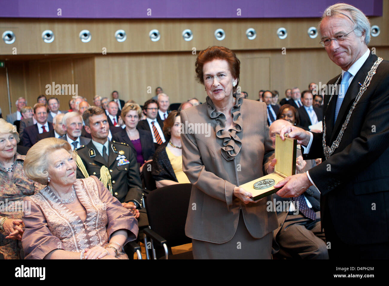 Queen Beatrix of the Netherlands (L) poses with awardee Dame Rosalyn ...