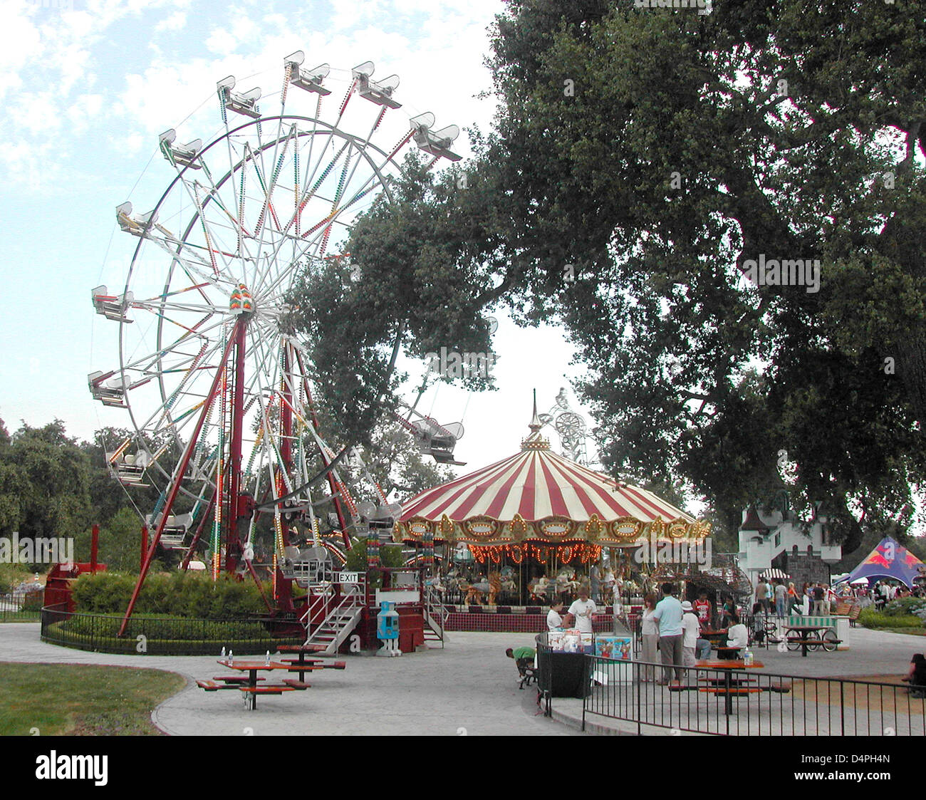 Neverland ranch zoo hi-res stock photography and images - Alamy