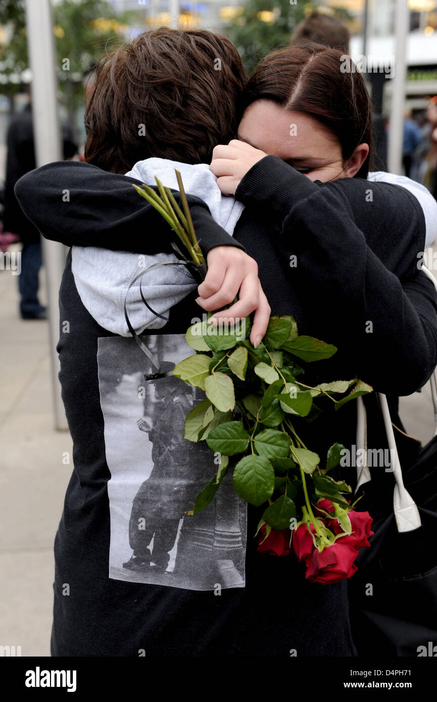 Michael Jackson Fans Mourning