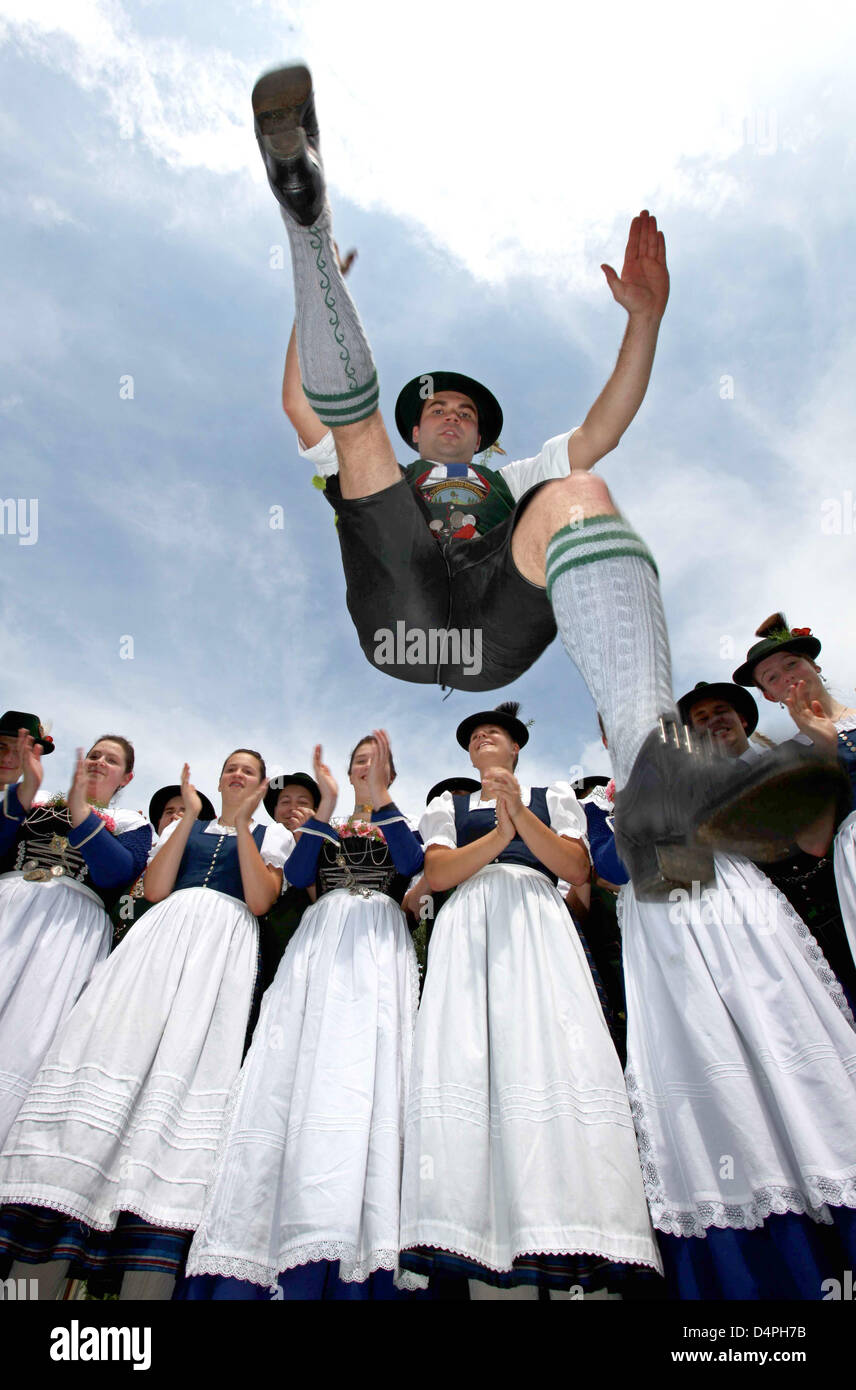 Dance gorup hi-res stock photography and images - Alamy