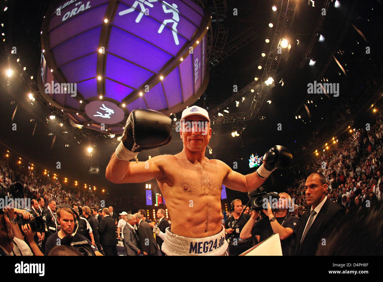 Middleweight boxer Arthur Abraham celebrates his victory against ...