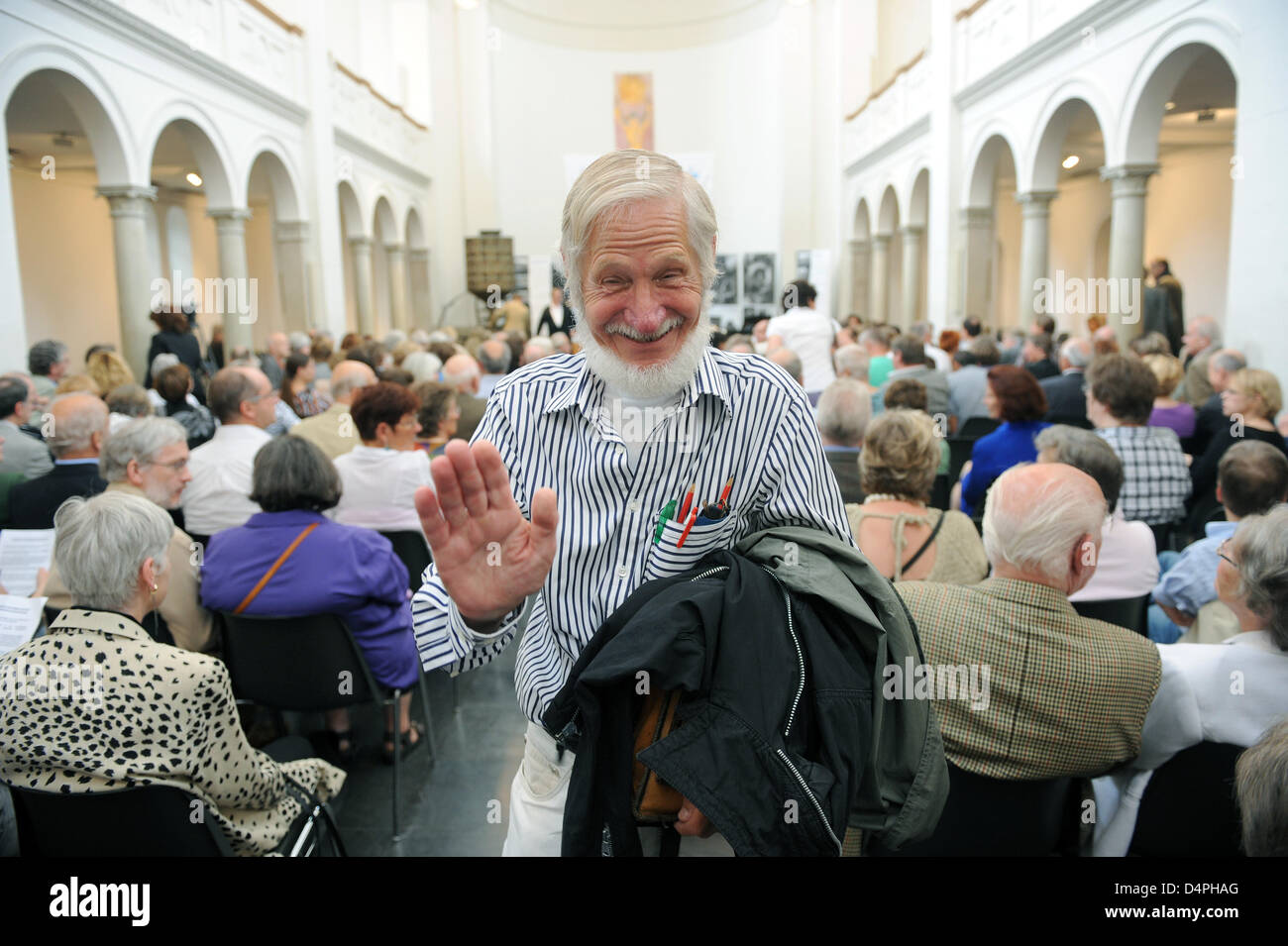 Founder of relief organisation ?Cap Anamur?, Rupert Neudeck, arrives ...