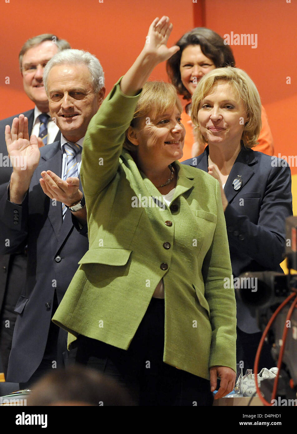 German Chancellor Angela Merkel thanks for the ongoing applaus after ...