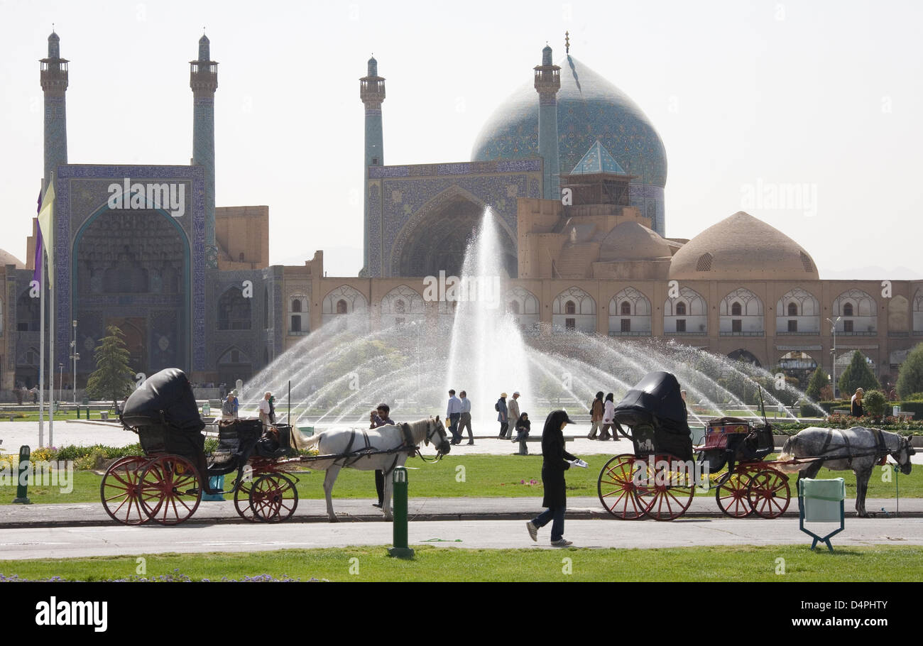 Horse carriages in front of the Shah-mosque on central Meidan square in ...