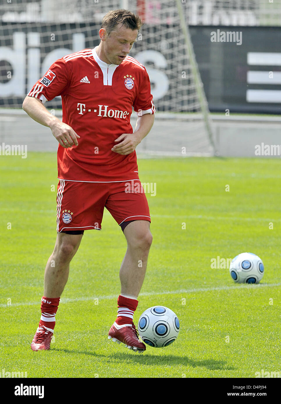 New arrival Ivica Olic of German Bundesliga soccer club FC Bayern ...
