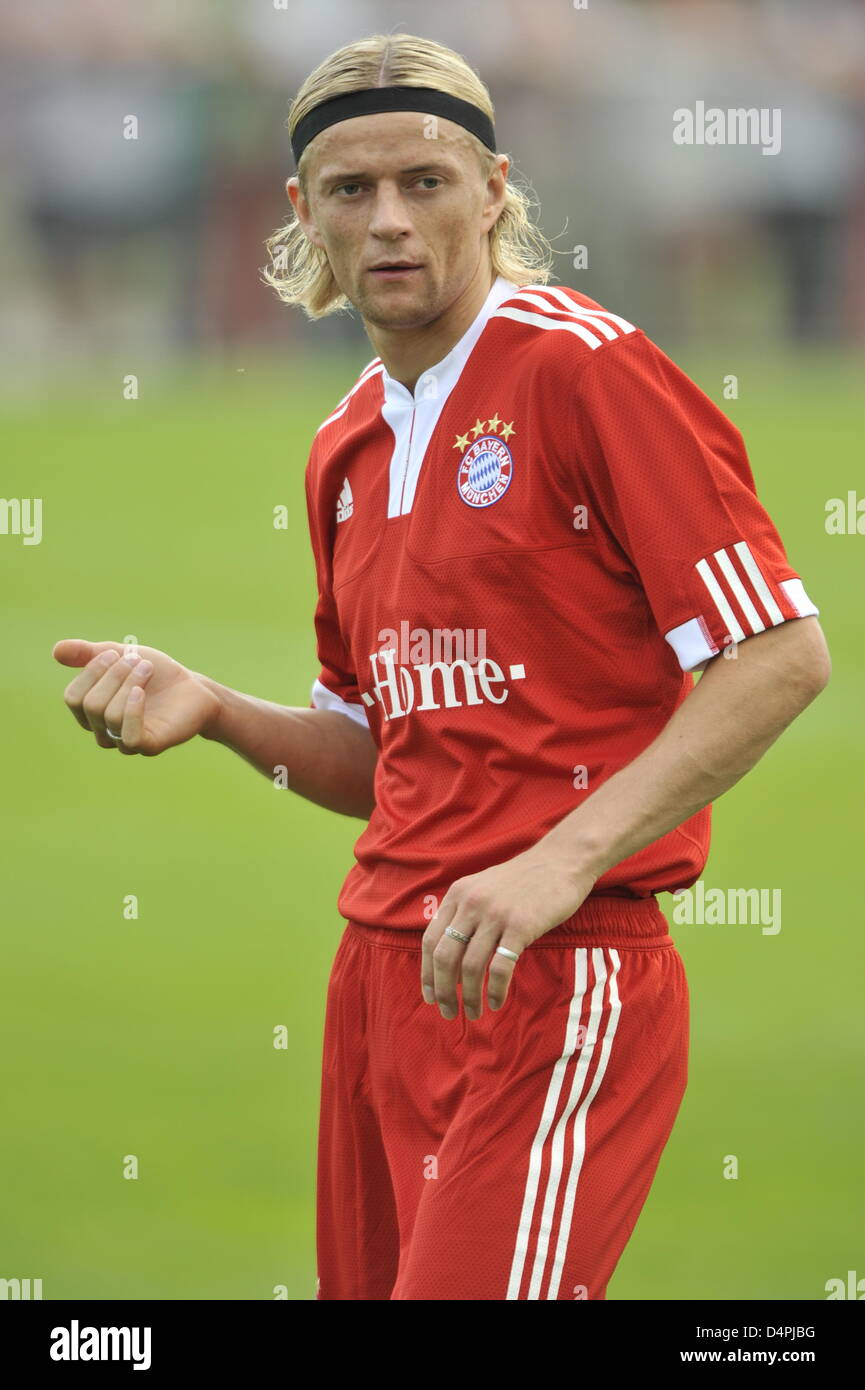 New arrival Anatoliy Tymoshchuk of German Bundesliga soccer club FC ...