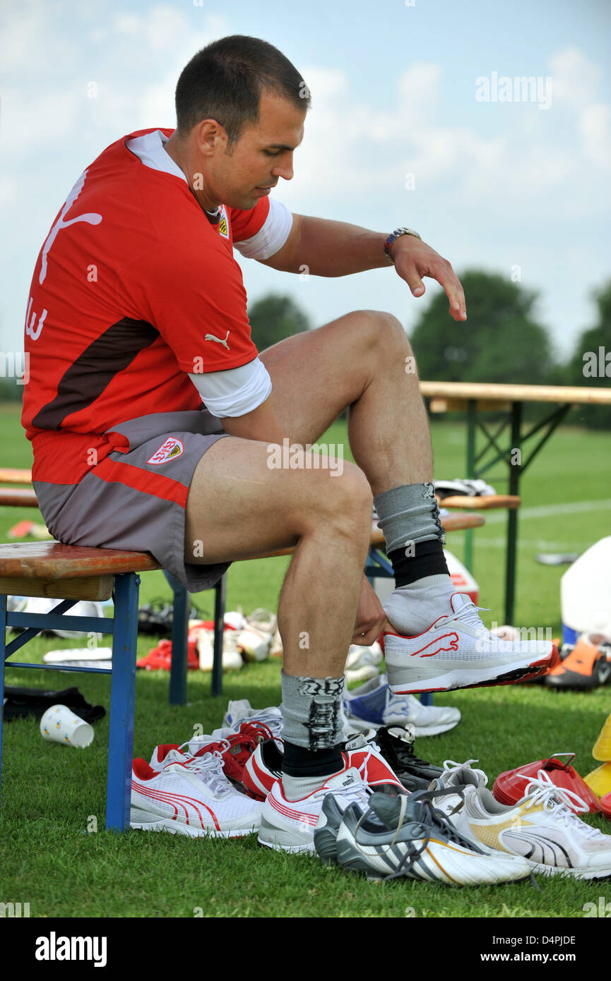 German Bundesliga club VfB Stuttgart?s team leader Markus Babbel during ...