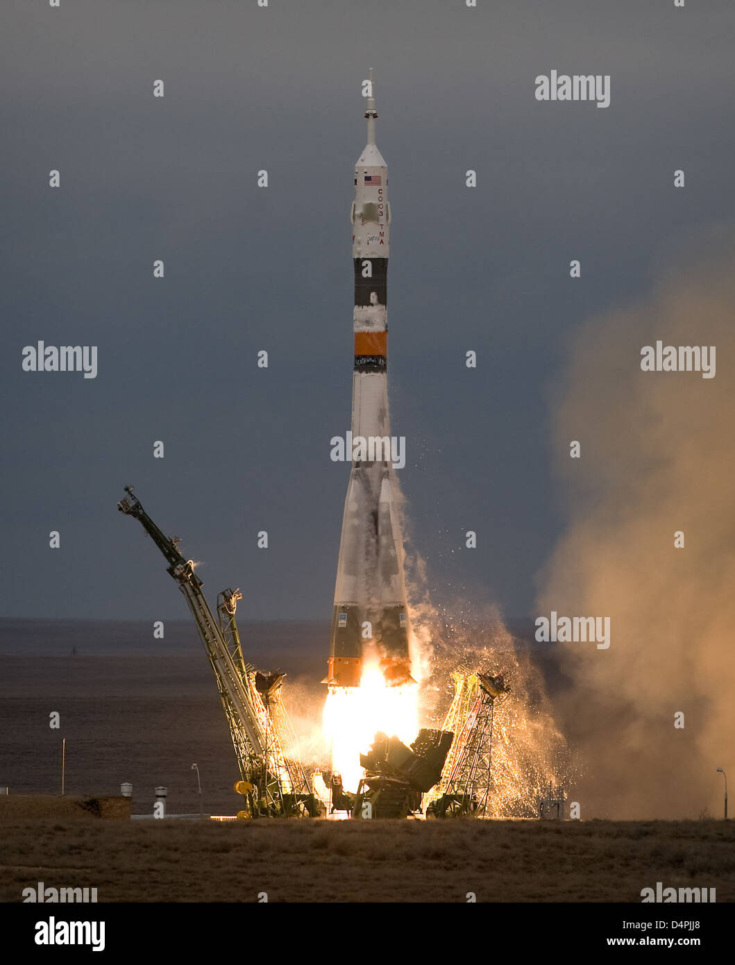 Expedition 19 Launch (200903260043HQ) (explored Stock Photo - Alamy