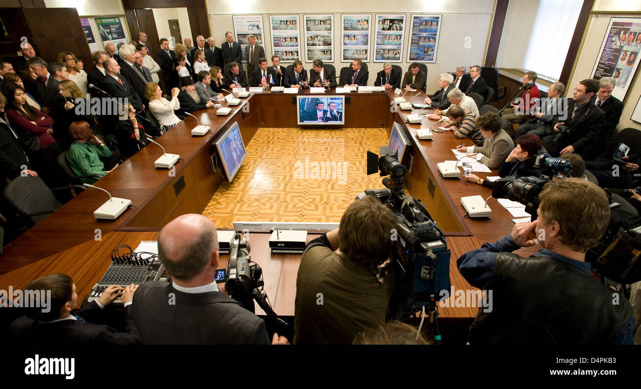 Expedition 19 successfully docks to the International Space Station ...