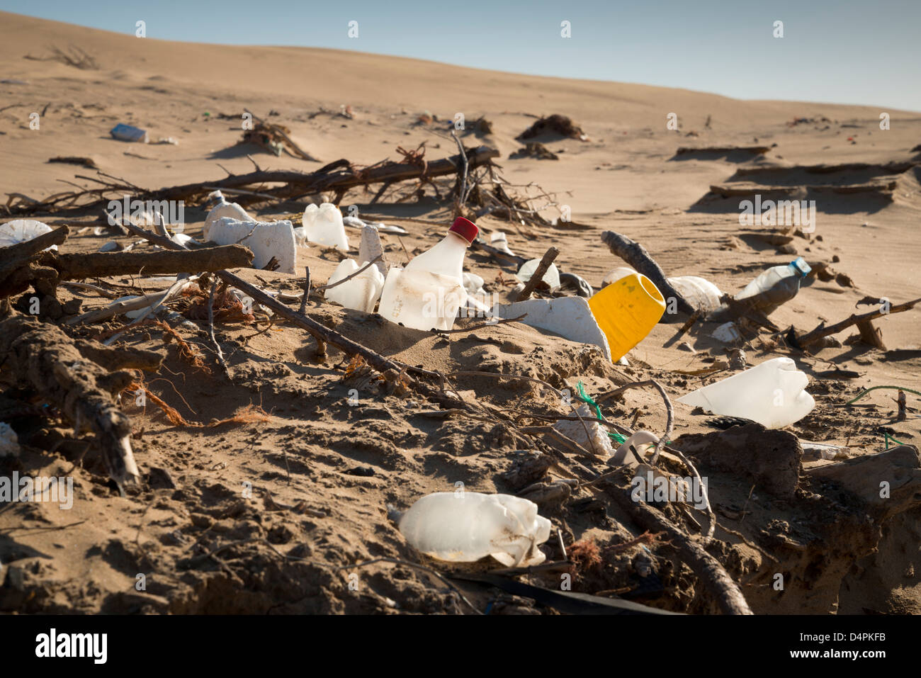 Flotsam and jetsam hi-res stock photography and images - Alamy