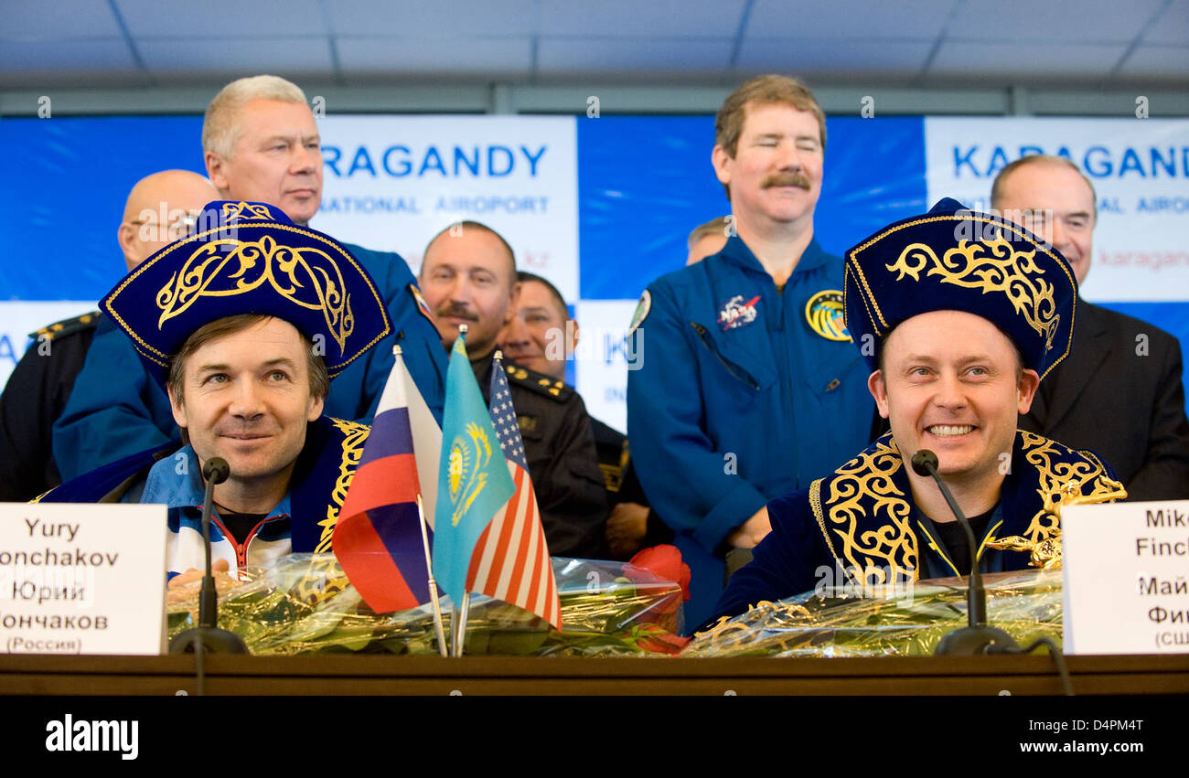 Expedition 18 lands safely in Kazakhstan after completing its mission ...