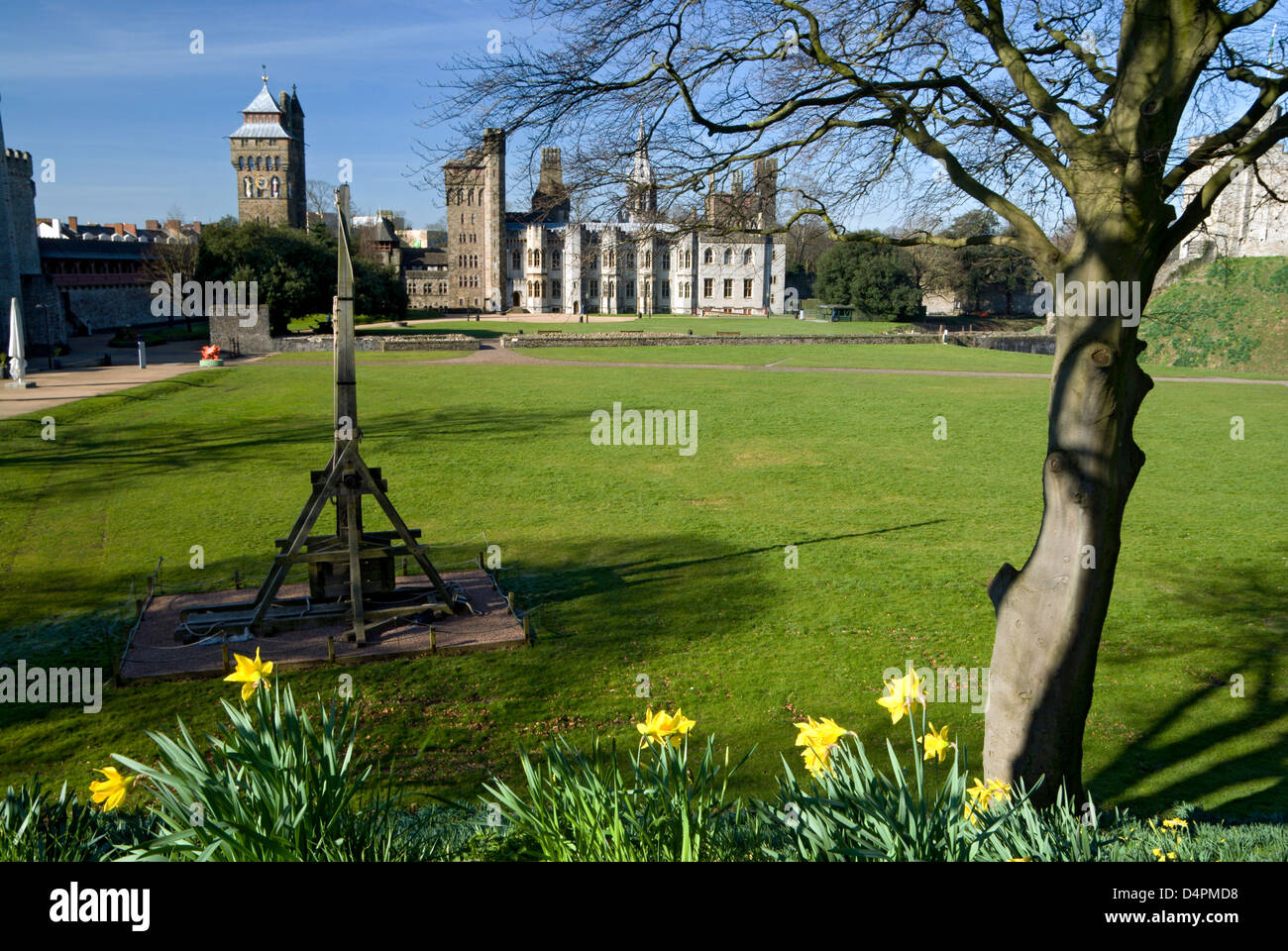 Trebuchet castle hi-res stock photography and images - Alamy