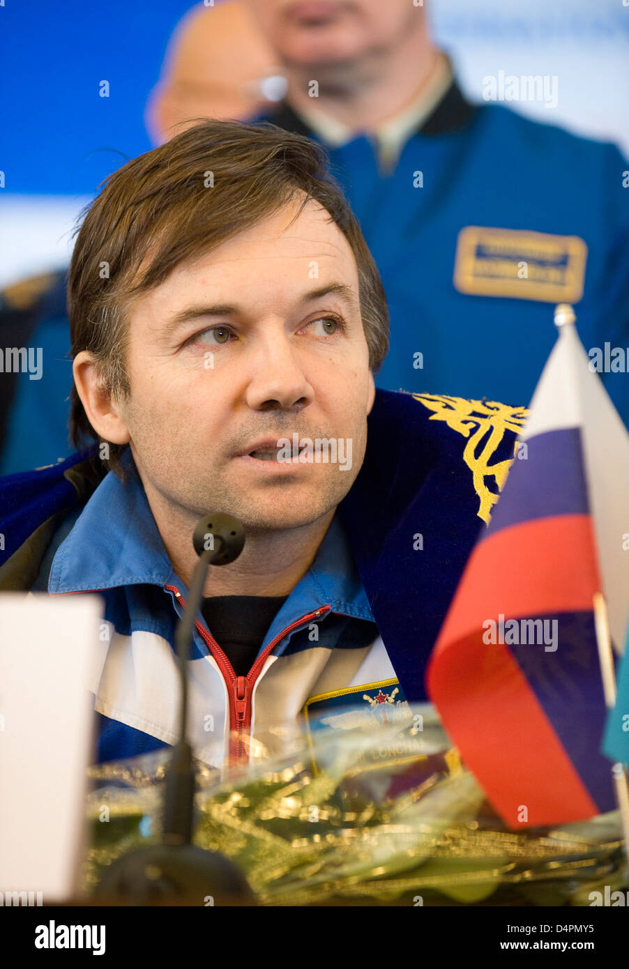 Expedition 18 crew, including Yury Lonchakov, successfully lands in ...