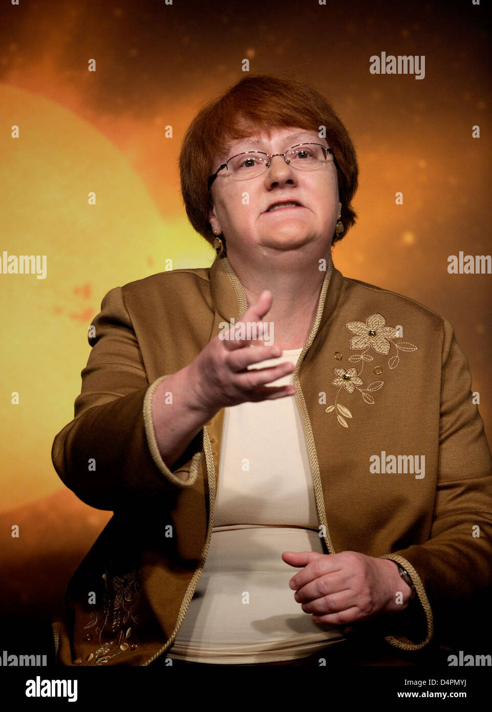 Stereo Science Update (200904140004HQ Stock Photo - Alamy