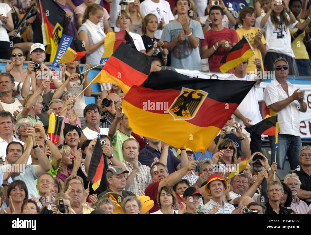 German supporters hi-res stock photography and images - Alamy