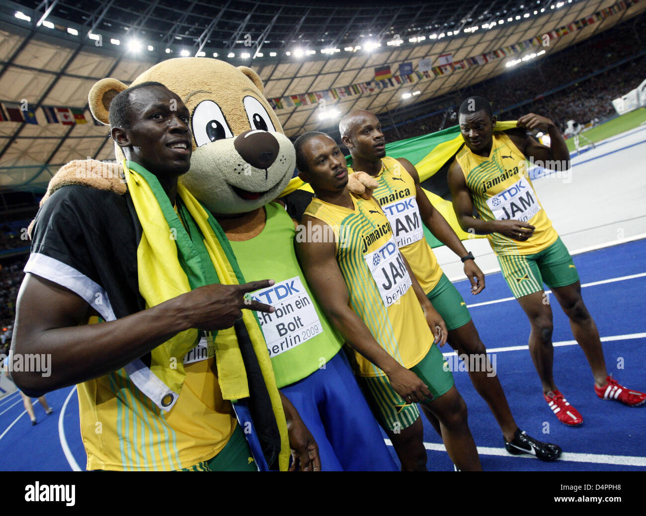 (L-R) Jamaica?s Usain Bolt, Michael Frater, Asafa Powell and Steve ...