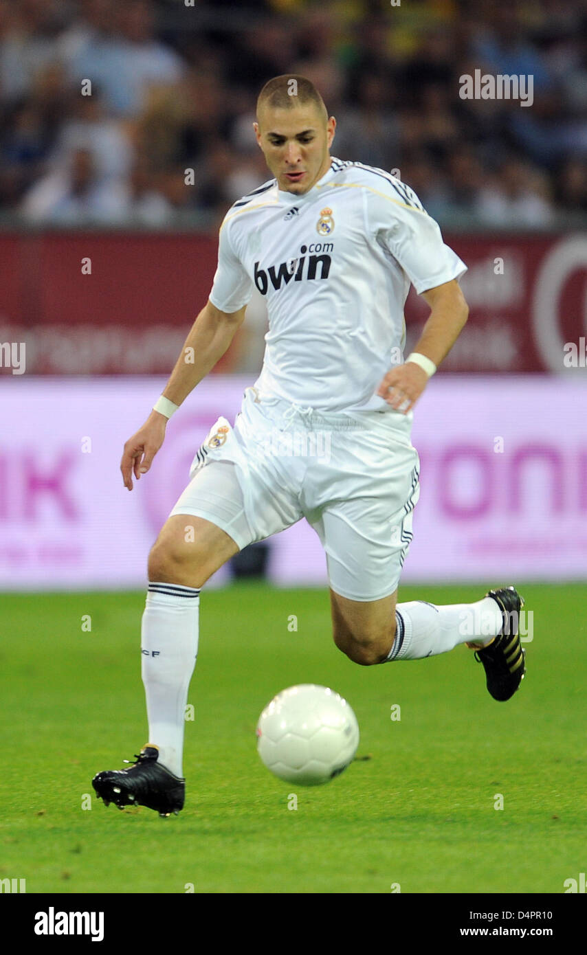 Real Madrid?s Karim Benzema controls the ball during the soccer ...