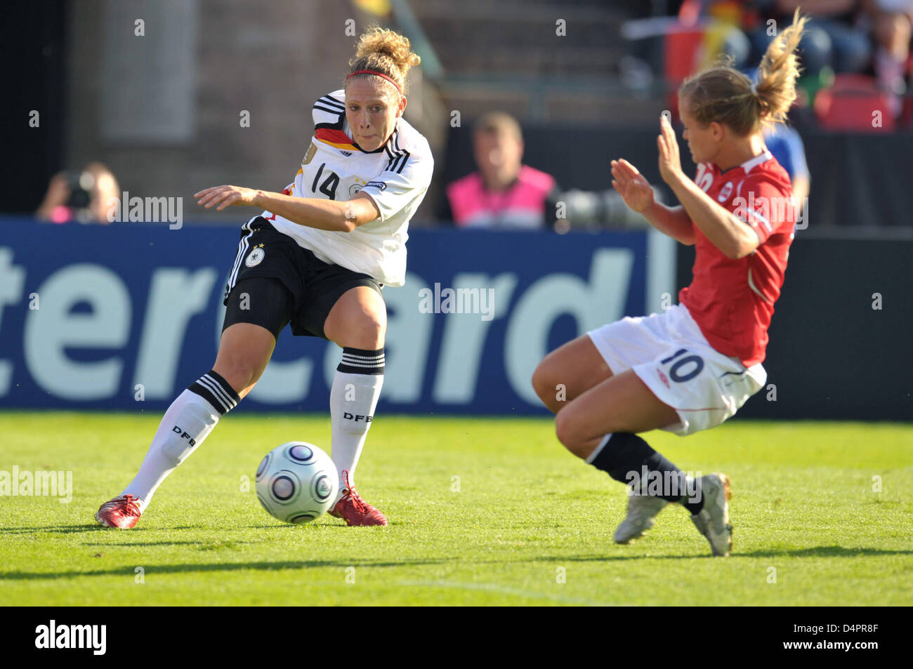 Kim kulig hi-res stock photography and images - Alamy