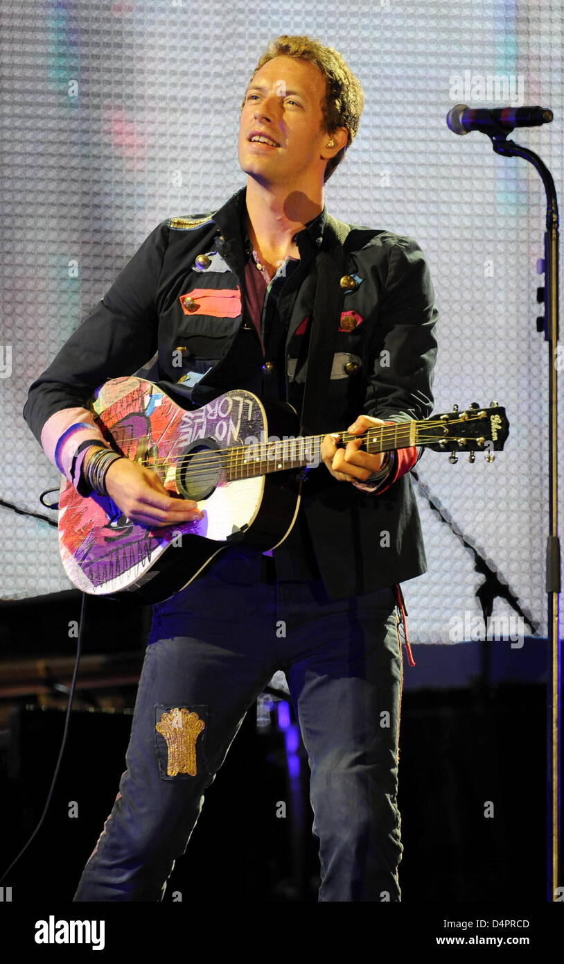 Chris Martin, singer of British band Coldplay, performs at the kick-off ...