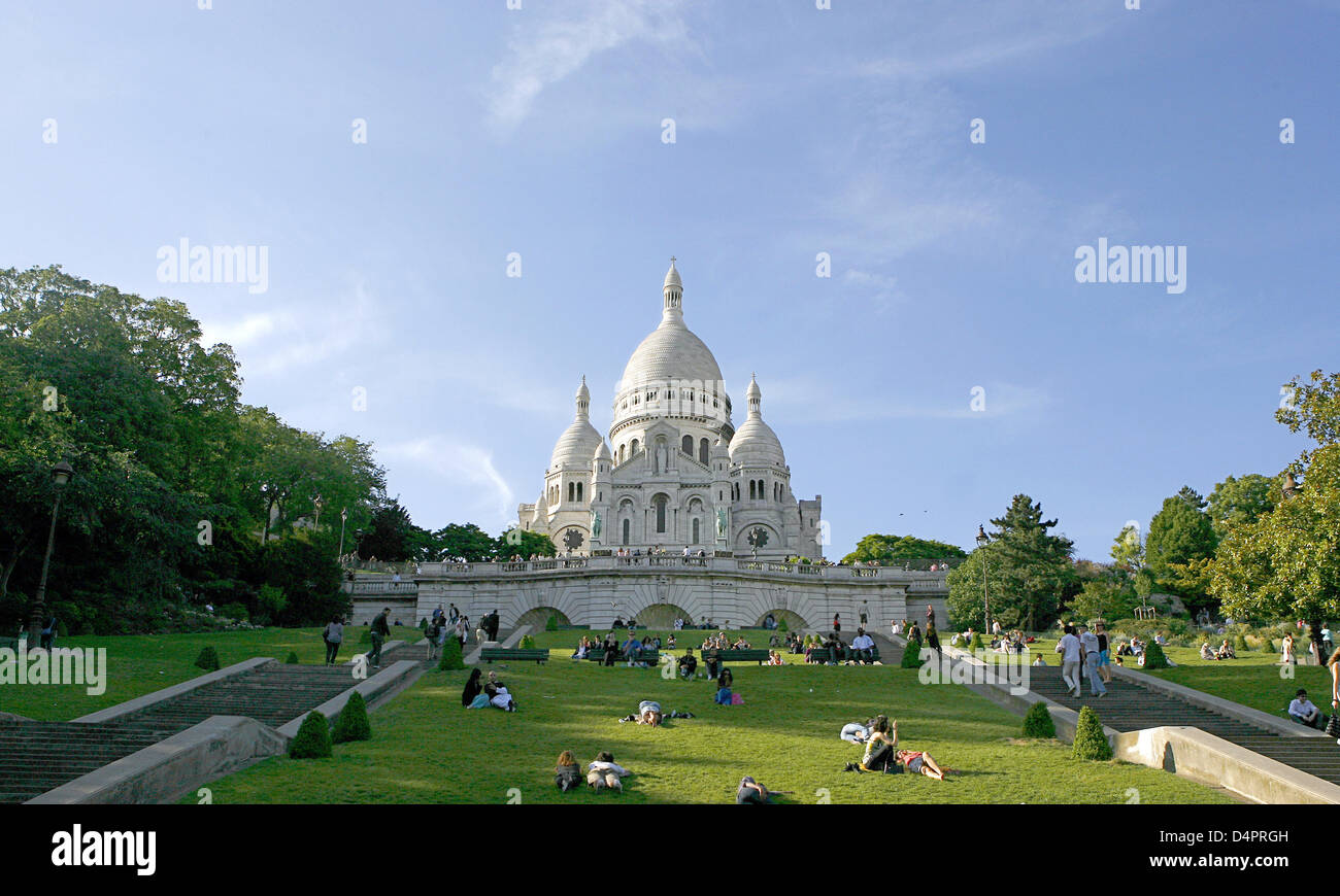 Basilica Sacre-Coeur on Montmatre hill in the French capital Paris, 04 ...