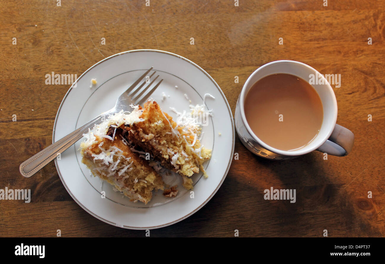 cake and tea Stock Photo - Alamy