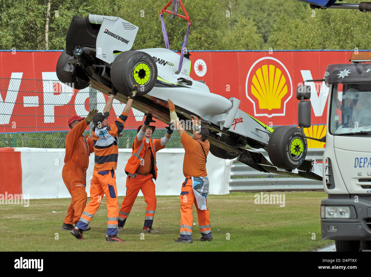 Crash retire f1 hi-res stock photography and images - Alamy