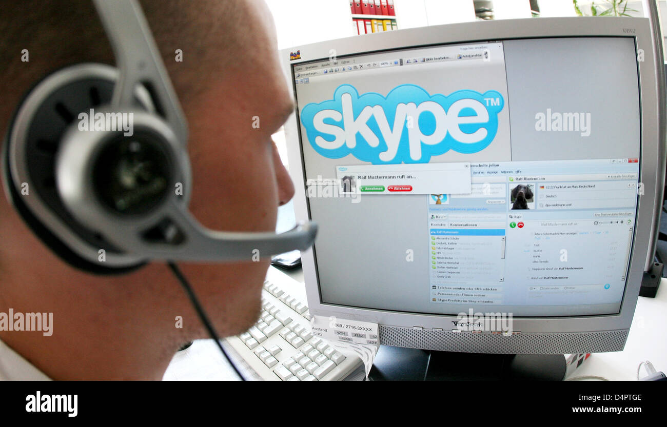 Voip screen hi-res stock photography and images - Alamy