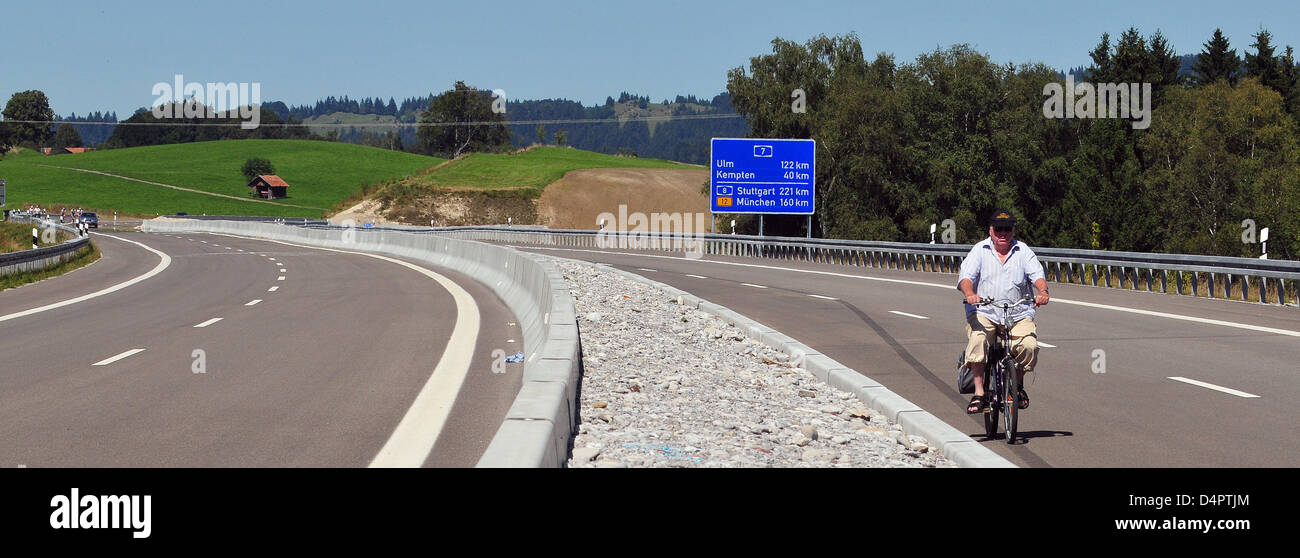 Border construction hi-res stock photography and images - Alamy