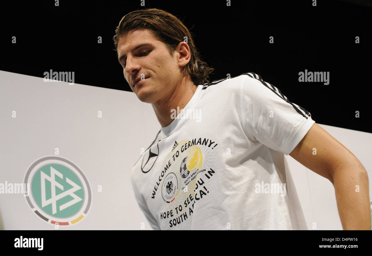 Forward Mario Gomez arrives for a press conference of the German ...